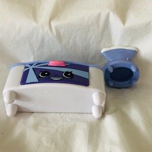 Shopkins | Toys | Shopkins Vanity Table Chair Season 3 Fashion ...